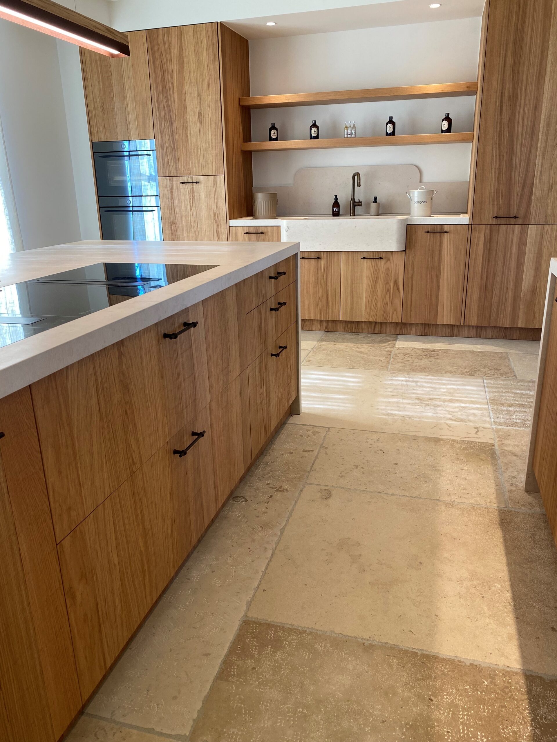 Carrelage en pierre naturelle pour sols et murs intérieurs - Occitanie ...